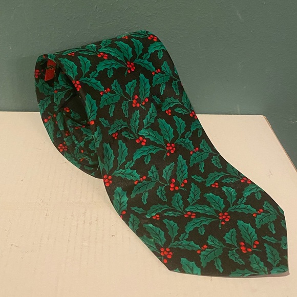 Hallmark | Accessories | Vintage Hallmark Holly And Berries Christmas ...